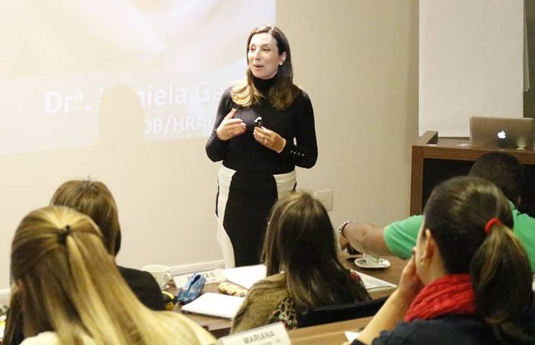 Dental Press – Professoras ministram aula no Excelência na Ortodontia