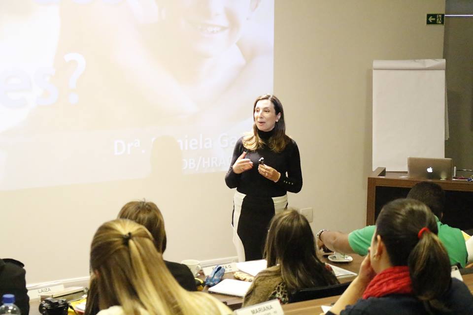 Dental Press – Professoras ministram aula no Excelência na Ortodontia